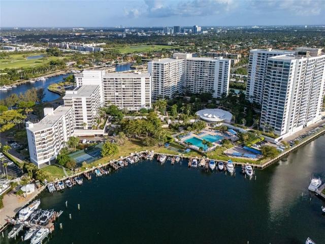 Luxury apartment complex for rent in Hallandale, Florida