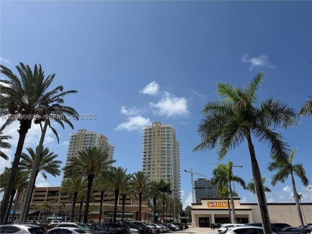 Luxury apartment complex for rent in Hallandale, Florida