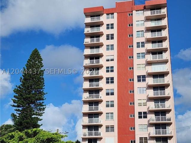 Luxury apartment complex for rent in Hallandale, Florida