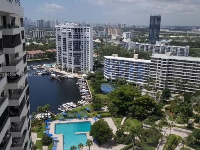 Luxury apartment complex for rent in Hallandale, Florida