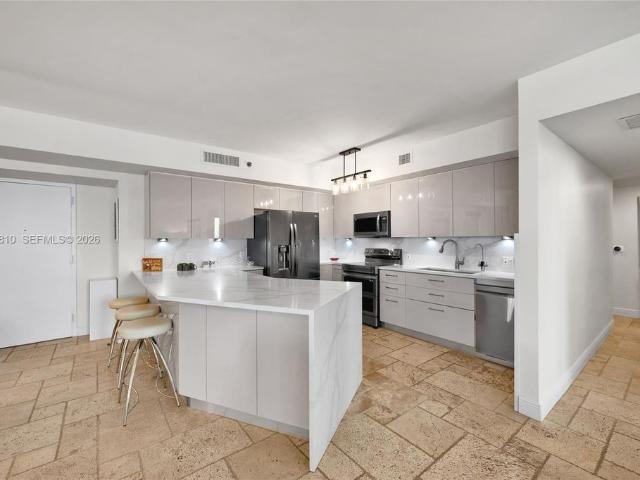 Luxury apartment complex for rent in Hallandale, Florida