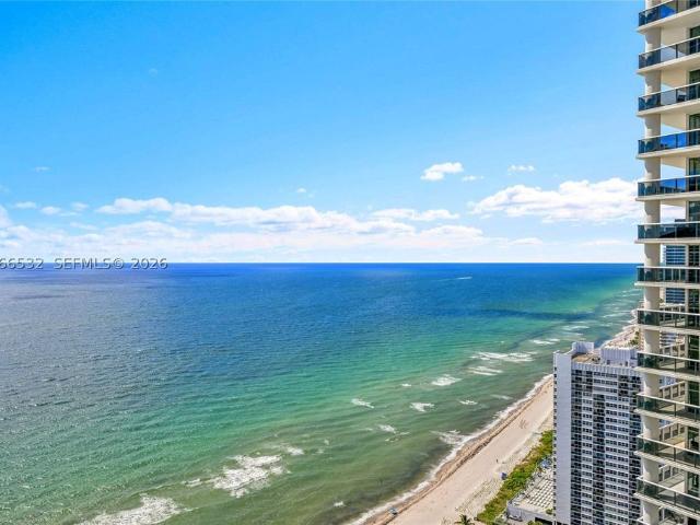 Luxury apartment complex for rent in Hallandale, Florida