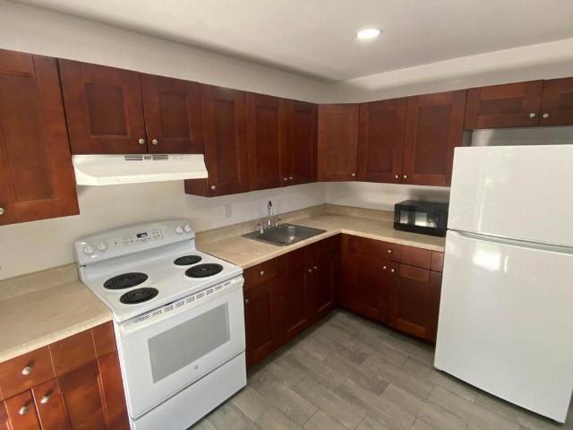 Luxury apartment complex for rent in Hallandale, Florida