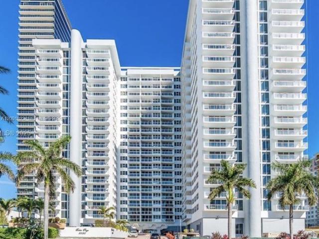 Luxury apartment complex for rent in Hallandale, Florida