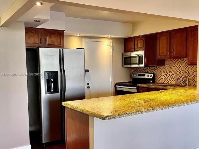 Luxury apartment complex for rent in Hallandale, Florida