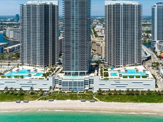 Luxury apartment complex for rent in Hallandale, Florida