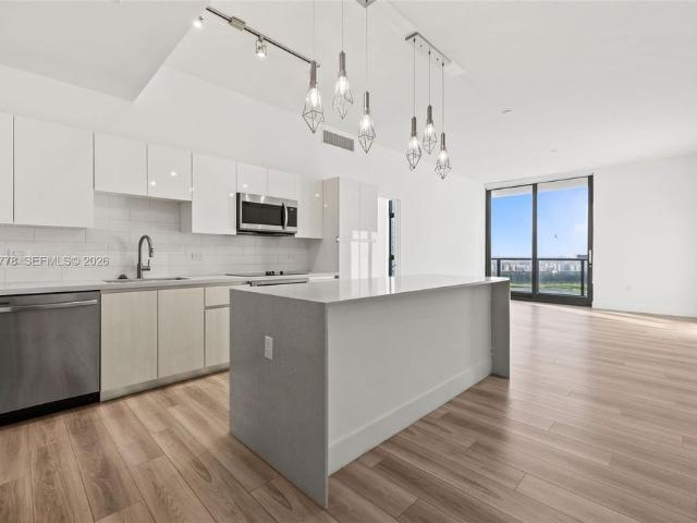 Luxury apartment complex for rent in Hallandale, Florida