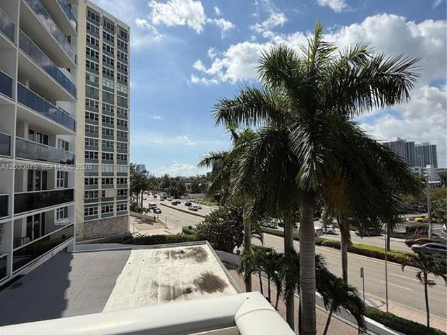 Luxury apartment complex for rent in Hallandale, Florida