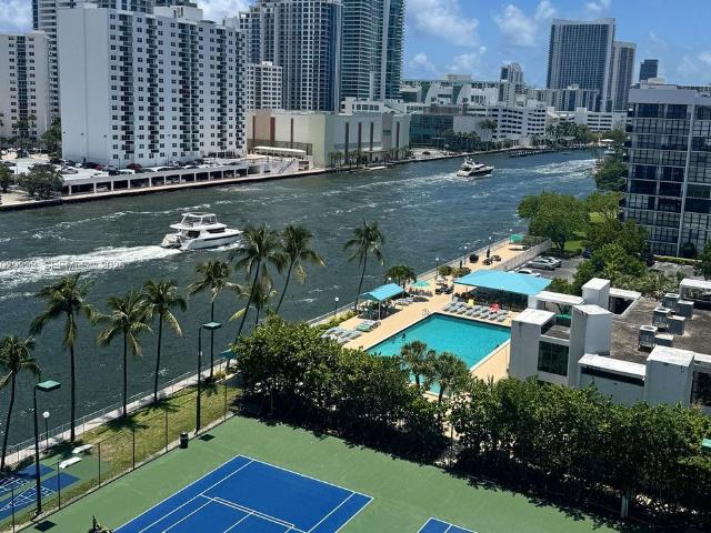 Luxury apartment complex for rent in Hallandale, Florida