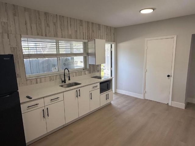 Luxury apartment complex for rent in Hallandale, Florida