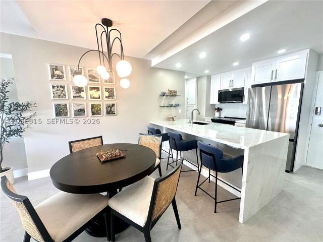 Luxury apartment complex for rent in Hallandale, Florida