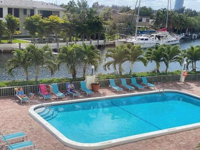 Luxury apartment complex for rent in Hallandale, Florida