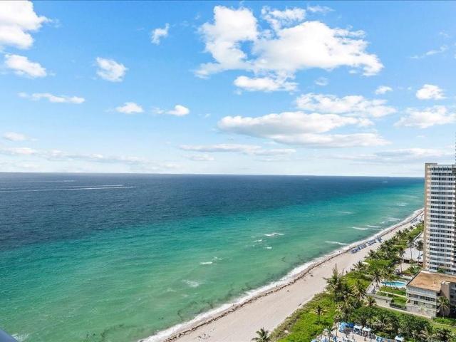 Luxury apartment complex for rent in Hallandale, Florida