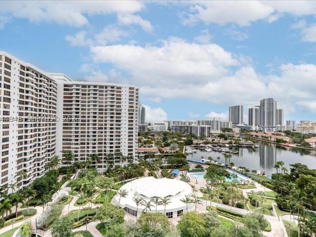 Luxury apartment complex for rent in Hallandale, Florida