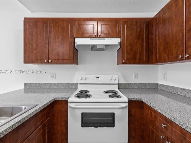 Luxury apartment complex for rent in Hialeah, United States