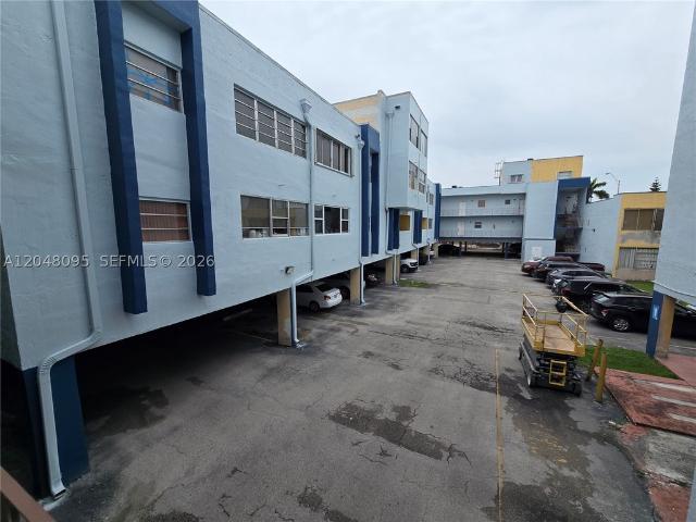 Luxury apartment complex for rent in Hialeah, United States