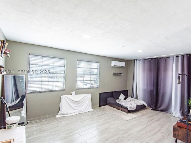 Luxury apartment complex for rent in Hialeah, United States