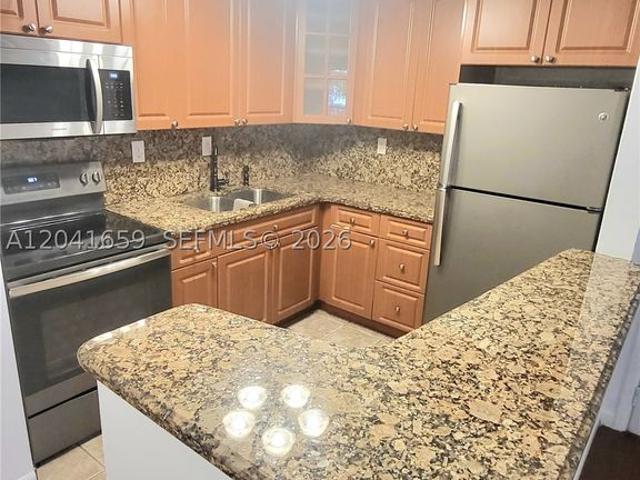 Luxury apartment complex for rent in Hialeah, United States