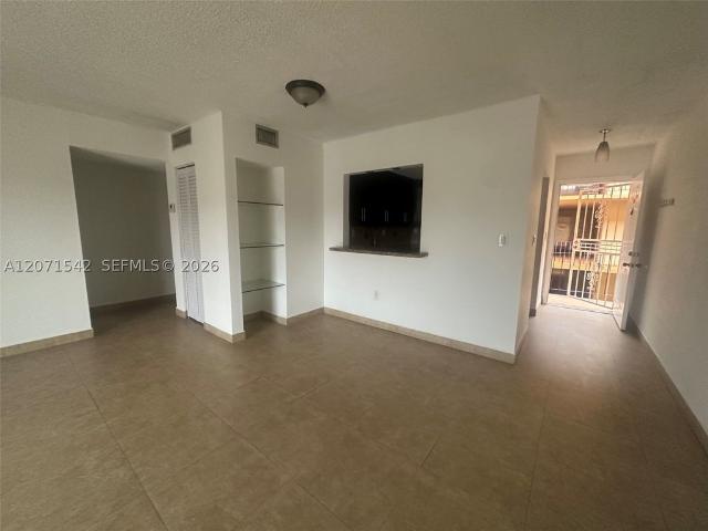 Luxury apartment complex for rent in Hialeah, United States