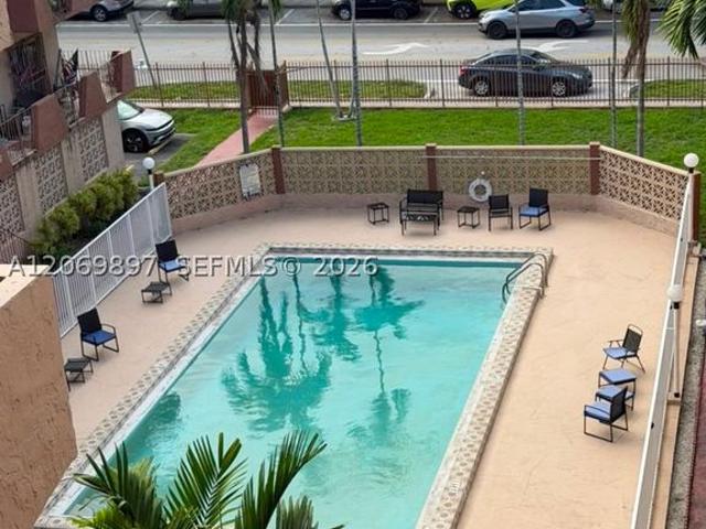 Luxury apartment complex for rent in Hialeah, United States
