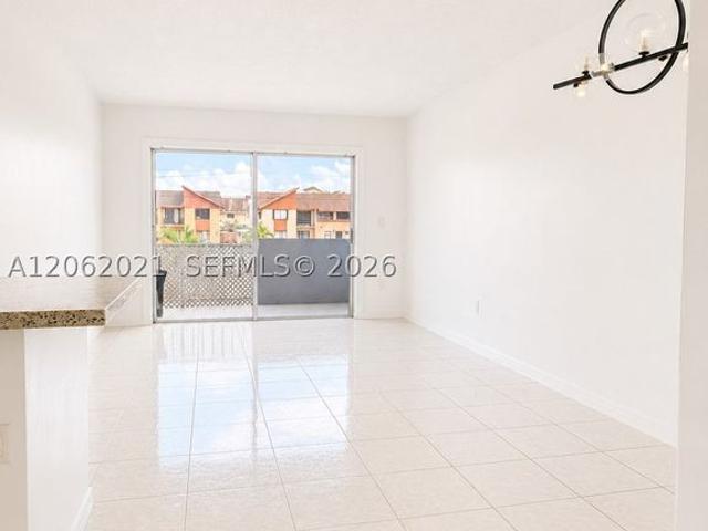 Luxury apartment complex for rent in Hialeah, United States