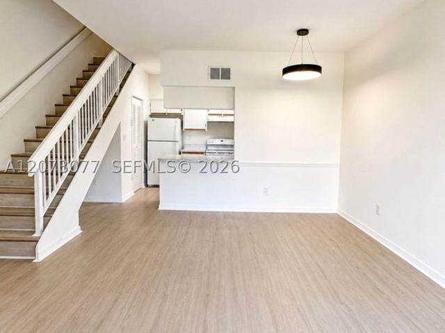 Luxury apartment complex for rent in Hialeah, United States