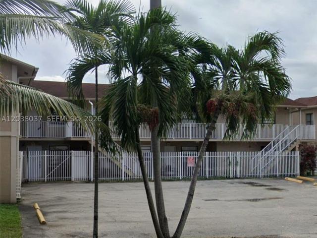 Luxury apartment complex for rent in Hialeah, United States