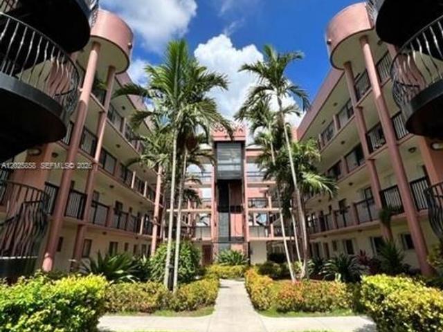 Luxury apartment complex for rent in Hialeah, United States