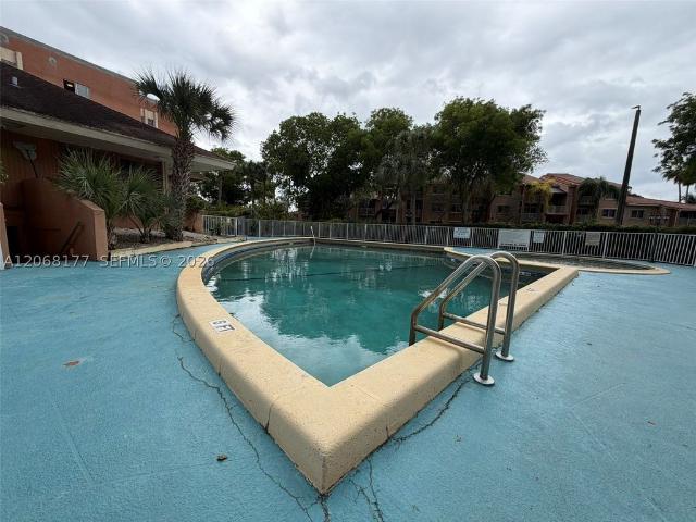 Luxury apartment complex for rent in Hialeah, United States