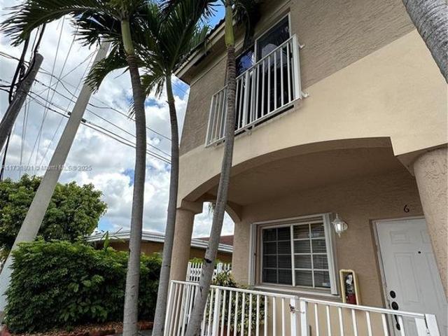 Luxury apartment complex for rent in Hialeah, United States