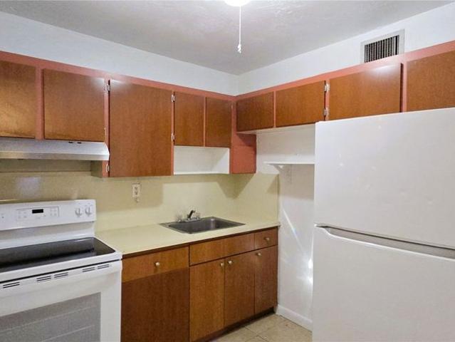 Luxury apartment complex for rent in Hialeah, United States