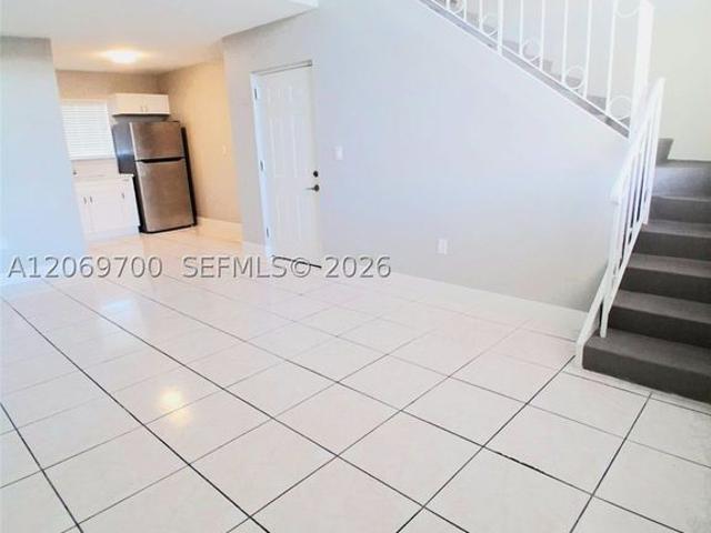 Luxury apartment complex for rent in Hialeah, United States