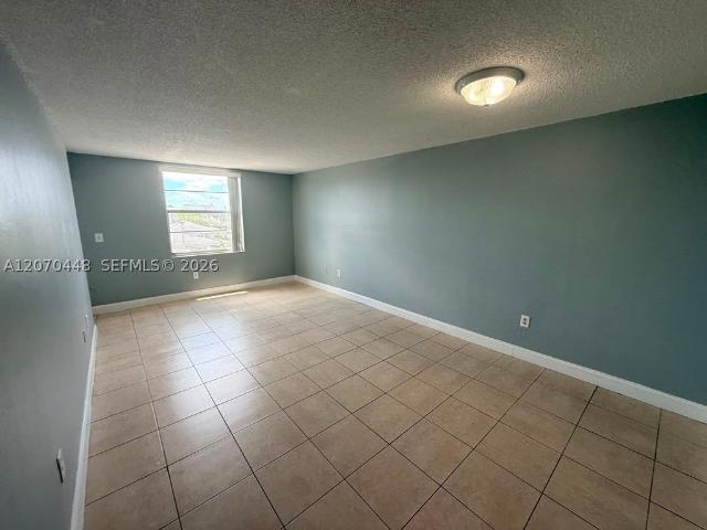 Luxury apartment complex for rent in Hialeah, United States
