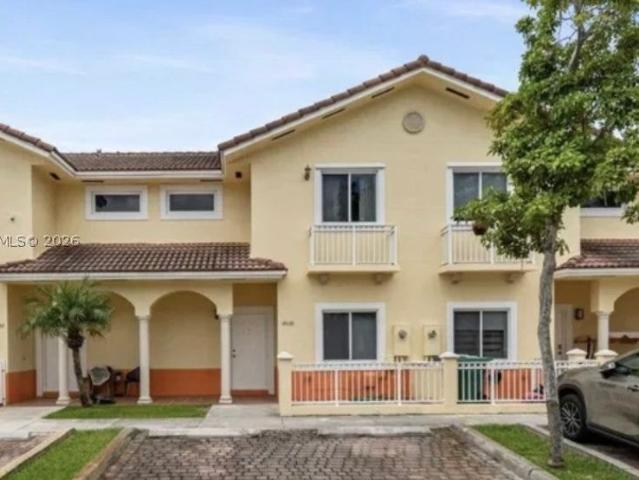 Luxury apartment complex for rent in Hialeah, United States