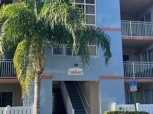 Luxury apartment complex for rent in Hialeah, United States