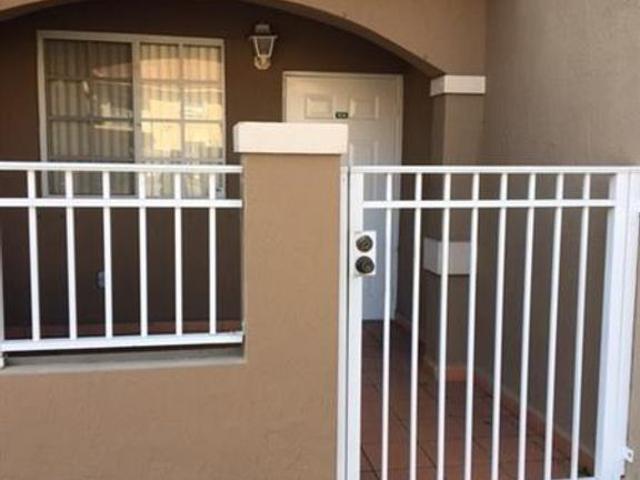 Luxury apartment complex for rent in Hialeah, United States