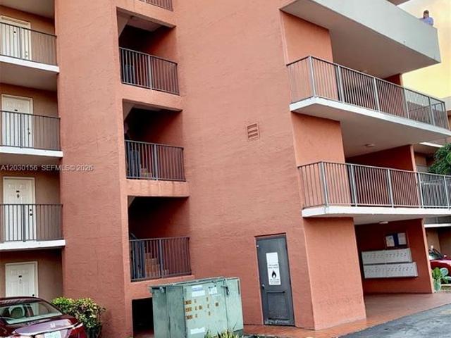 Luxury apartment complex for rent in Hialeah, United States