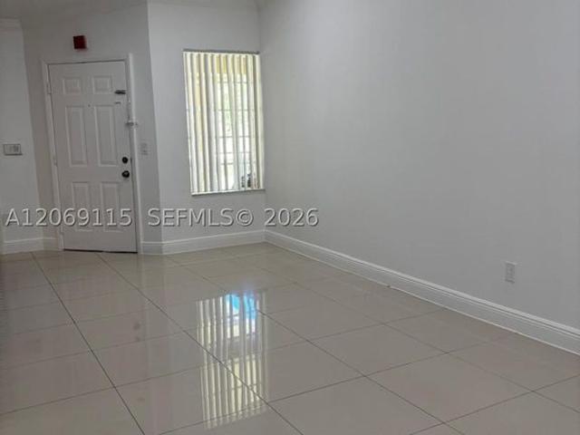 Luxury apartment complex for rent in Hialeah, United States