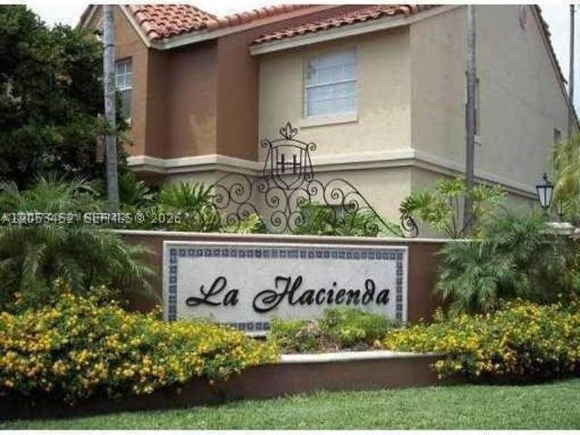 Luxury apartment complex for rent in Hialeah, United States
