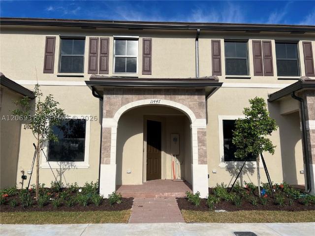 Luxury apartment complex for rent in Hialeah, United States