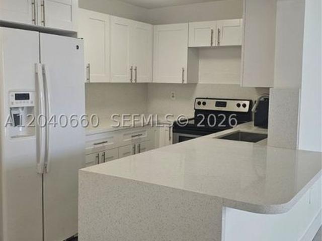 Luxury apartment complex for rent in Hialeah, United States