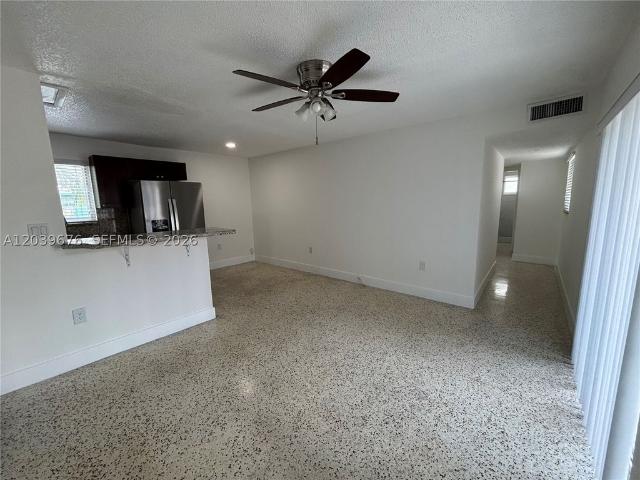 Luxury apartment complex for rent in Hialeah, United States