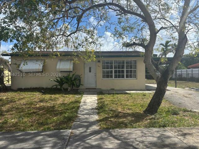 Luxury apartment complex for rent in Hialeah, United States
