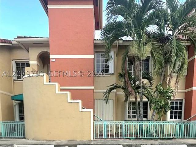 Luxury apartment complex for rent in Hialeah, United States