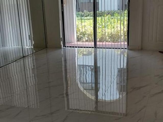 Luxury apartment complex for rent in Hialeah, United States