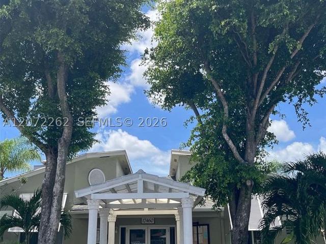 Luxury apartment complex for rent in Hialeah, United States