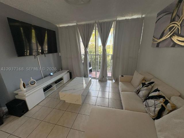 Luxury apartment complex for rent in Hialeah, United States
