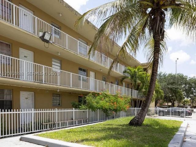 Luxury apartment complex for rent in Hialeah, United States