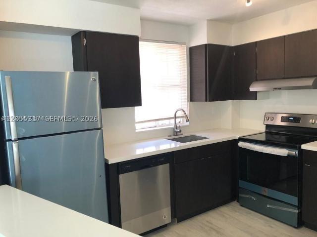 Luxury apartment complex for rent in Hialeah, United States