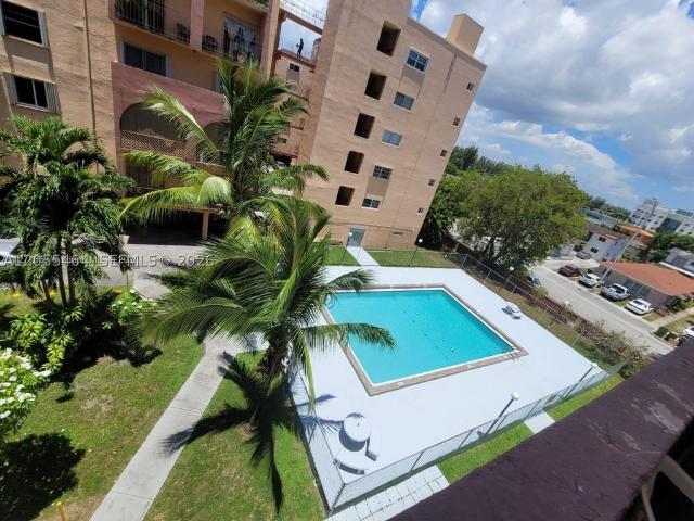 Luxury apartment complex for rent in Hialeah, United States